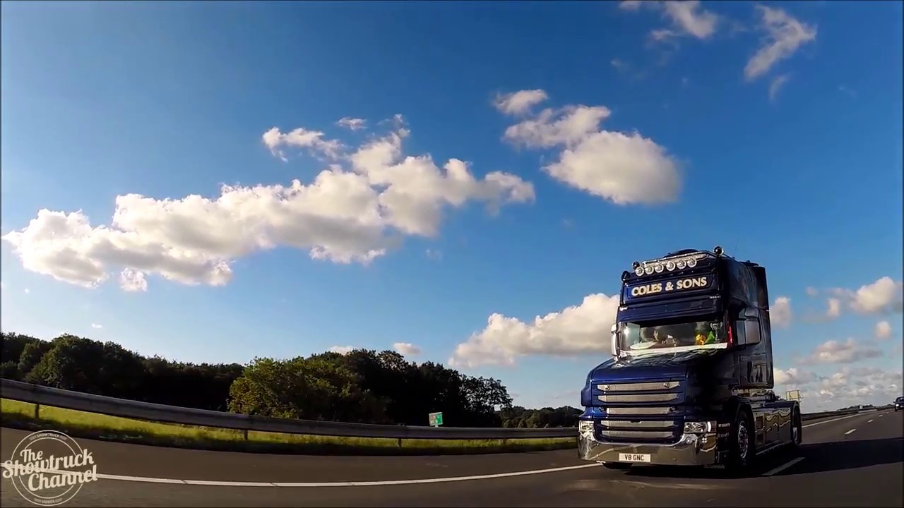 SCANIA T580 V8 COLES CONVOY ON THE ROAD - YouTube