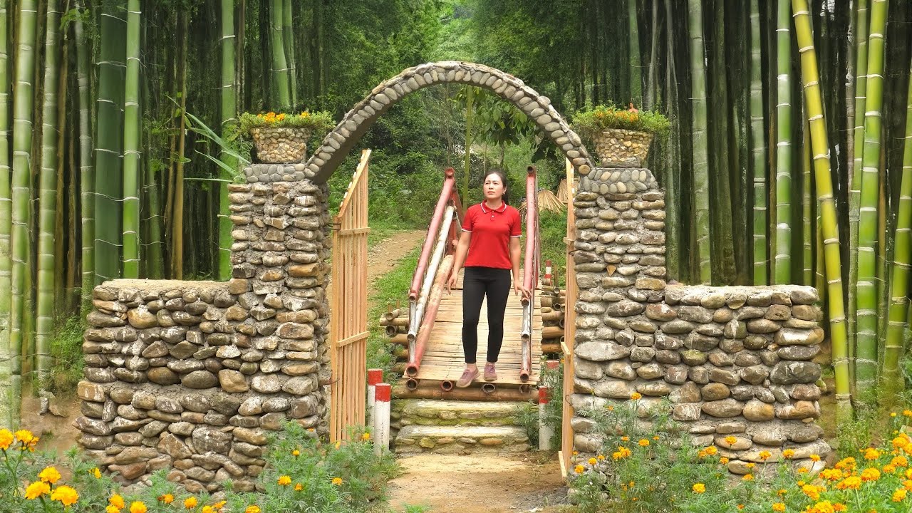 Building New Farm Gate With Many Stone - Building high gates with stone ...