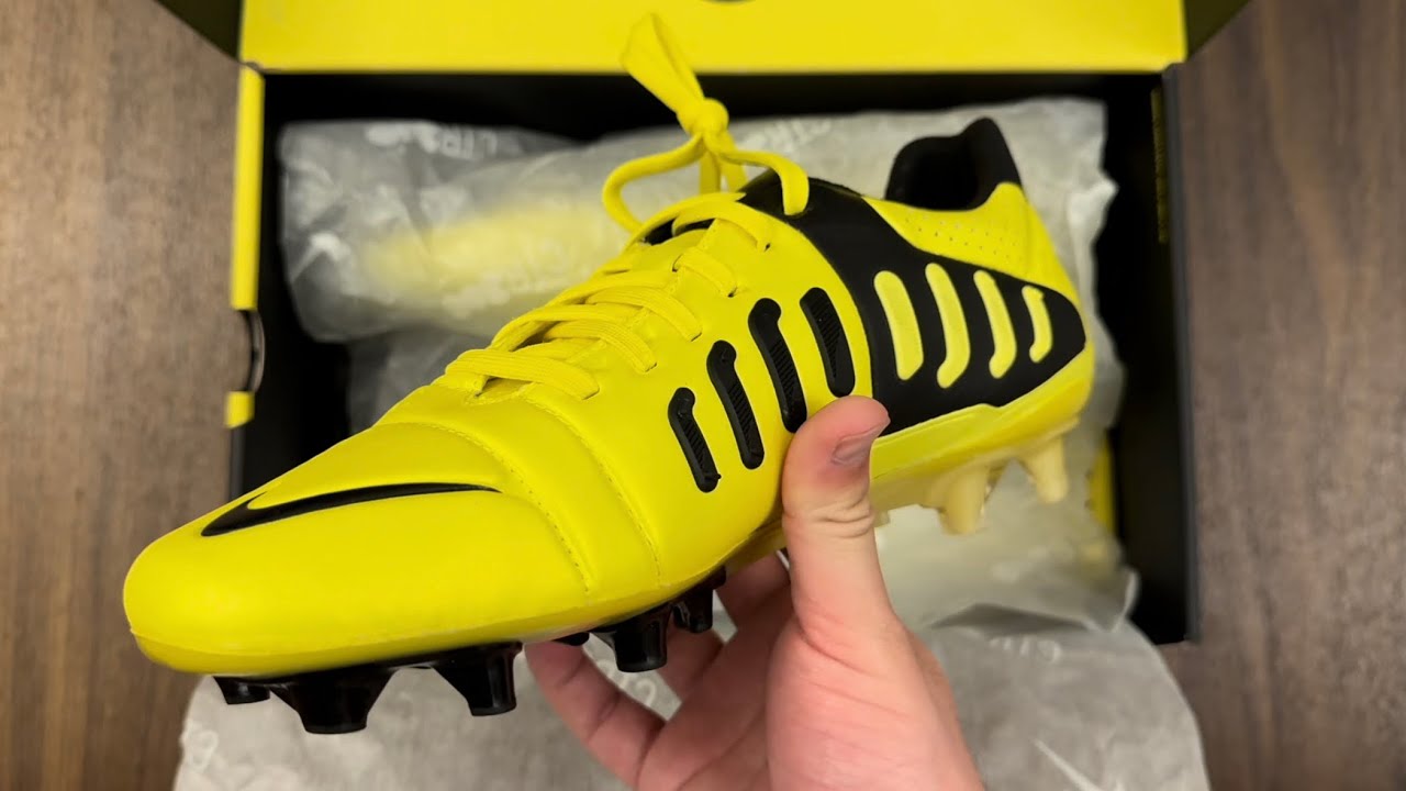 Nike CTR360 Maestri III Remake (Tour Yellow/White-Black) Unboxing - YouTube