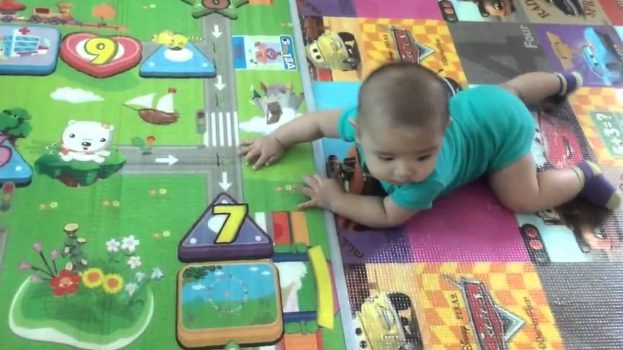 Baby Kai Zhe learn to climb - YouTube