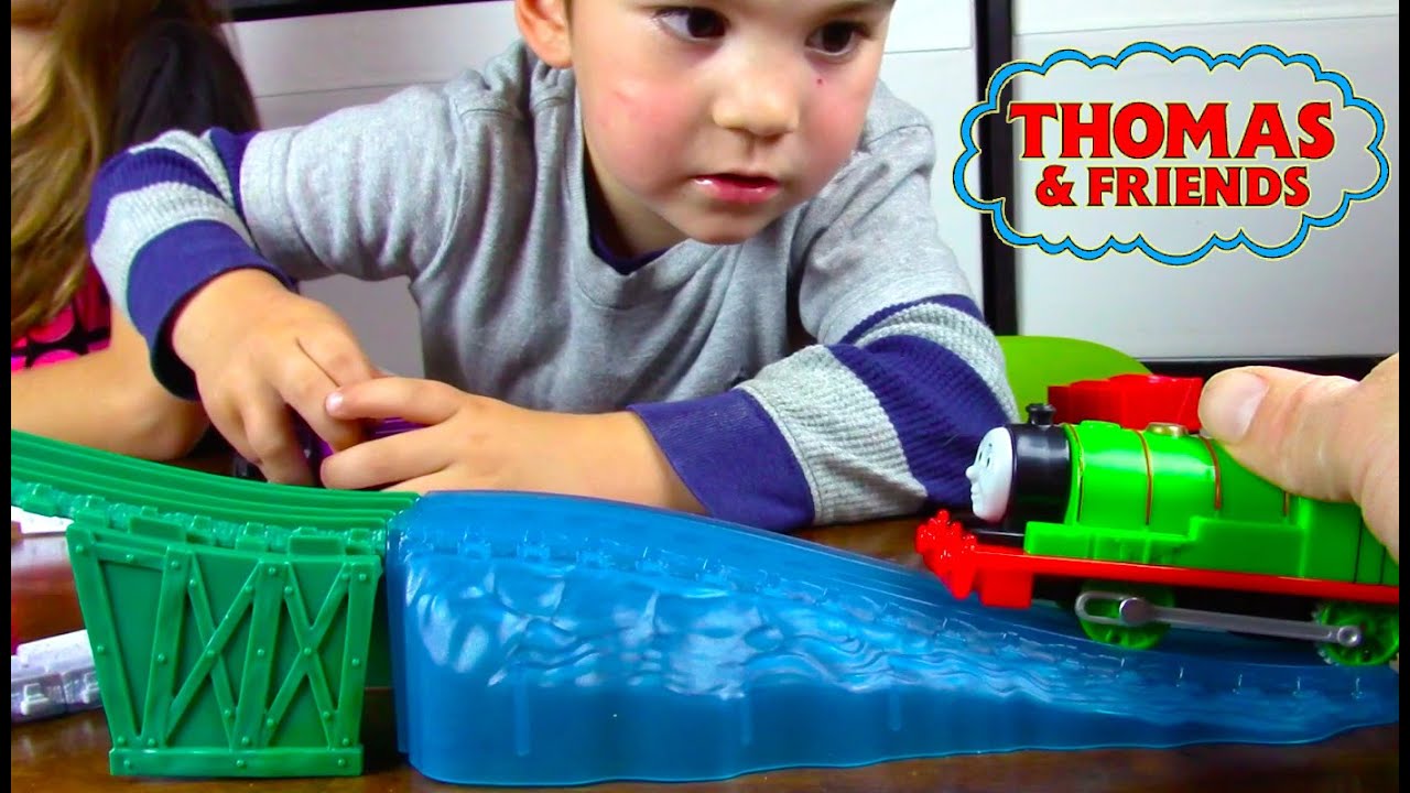 Thomas & Friends Trackmaster Icy Tracks Toy UNBOXING playing: Trains ...