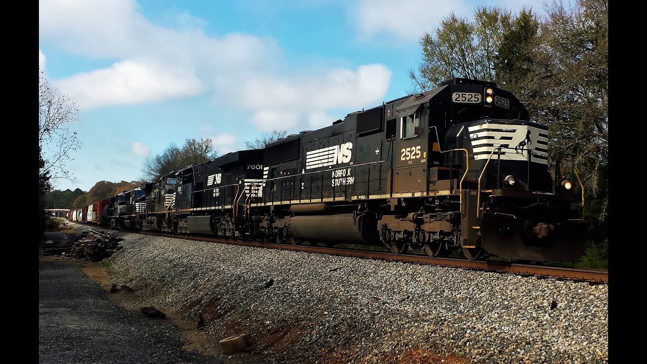 NS Train 338 With Rare SD70 NS Locomotive 2525 At Chester SC On The NS R-line. - YouTube