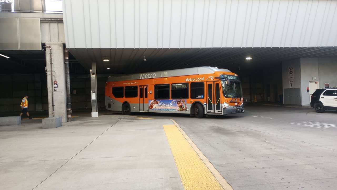 2016 LACMTA New Flyer XN40 4012 - YouTube