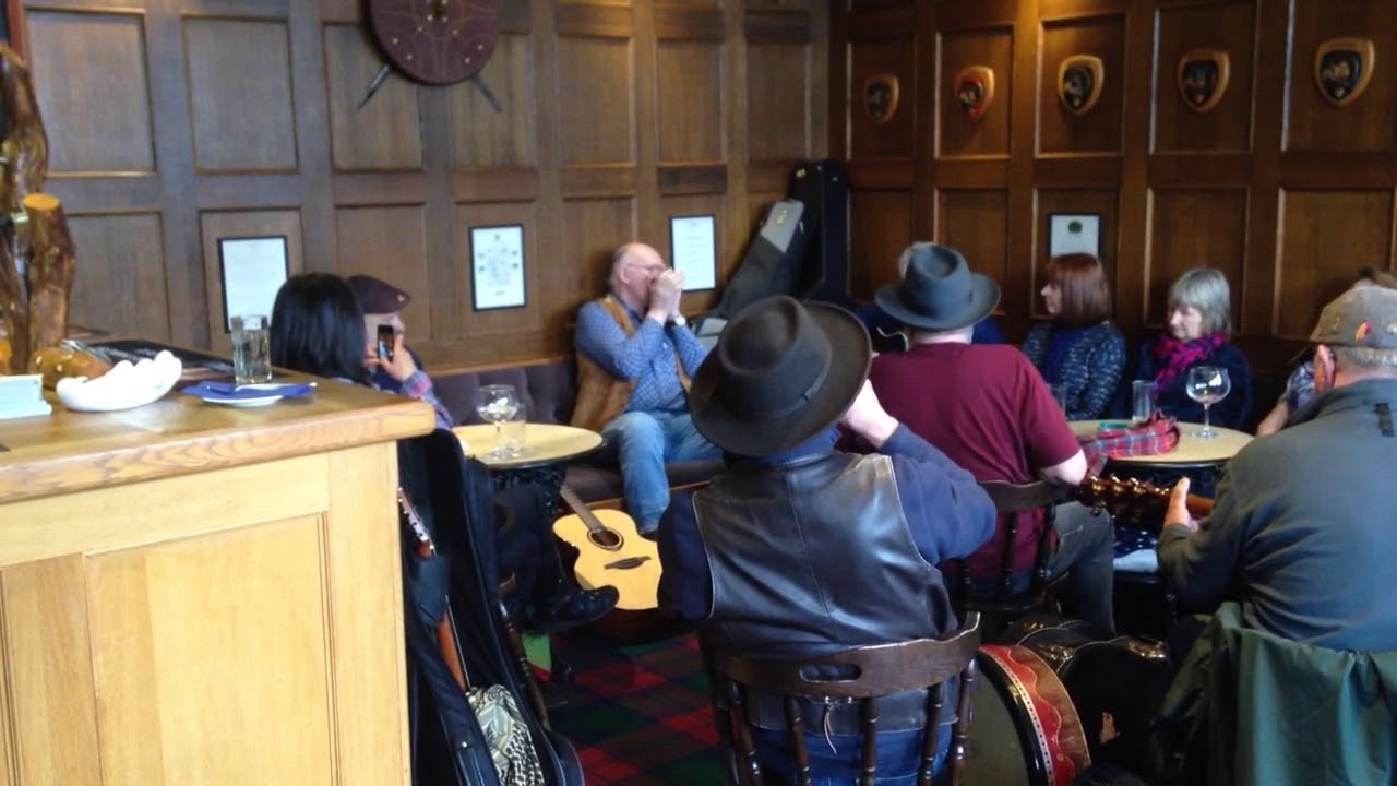 Fraser Speirs playing in the bar at the Annandale Arms, Moffat - YouTube