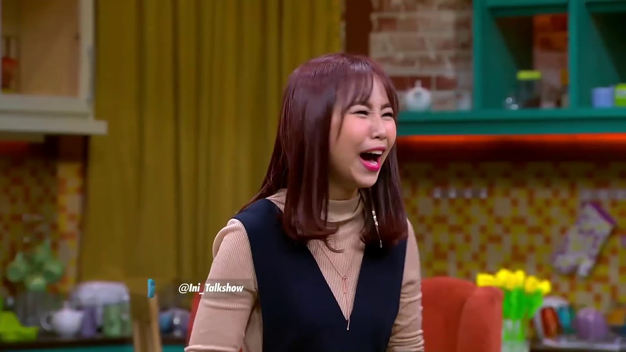 INI TALK SHOW SULE JADI ANAK KOREA PALING LUCU - YouTube