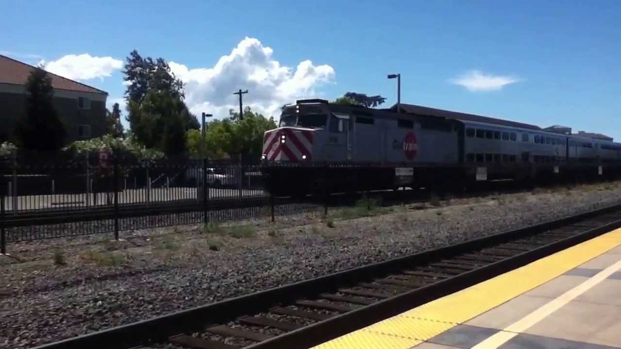Caltrain 918 is leaving Santa Clara train station in CA - YouTube