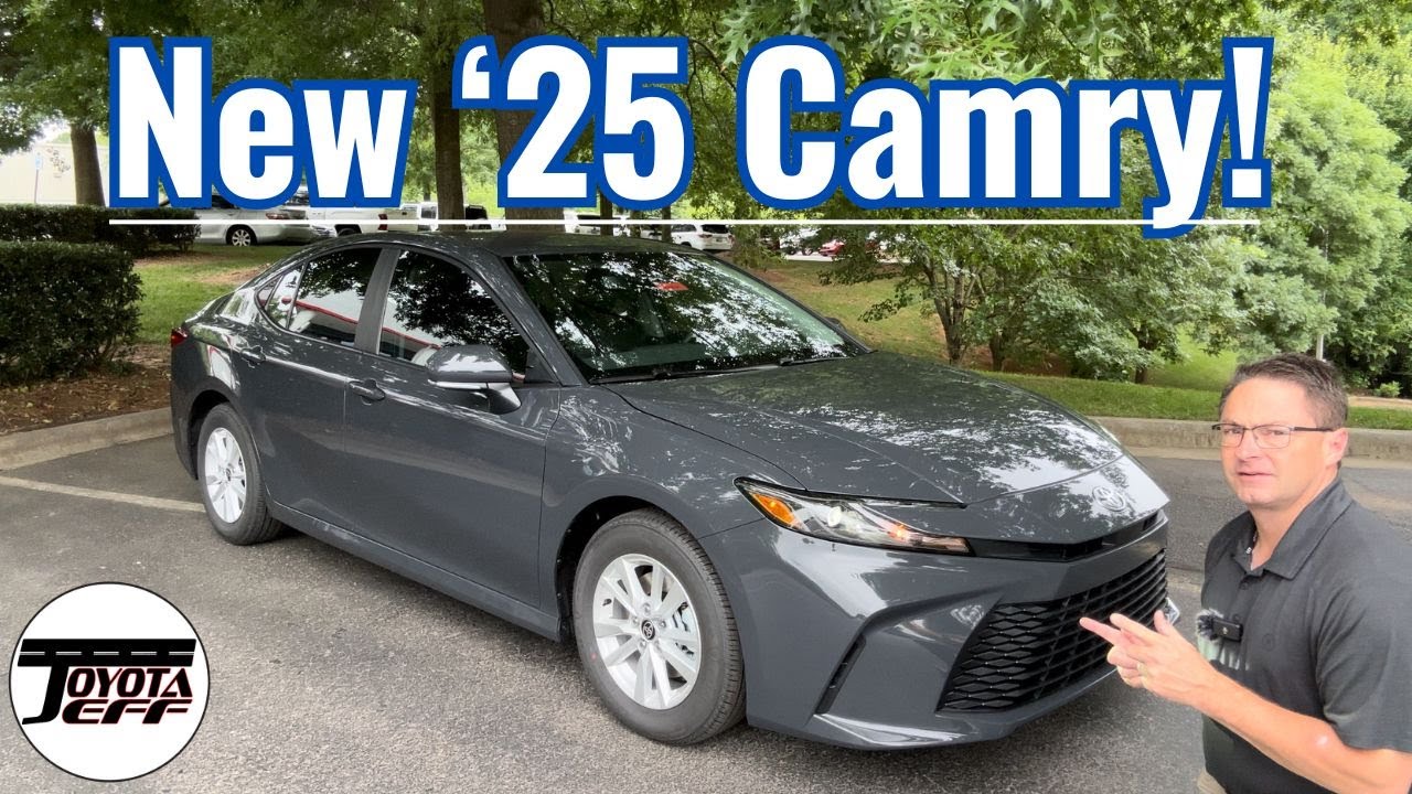 2025 Camry LE in Low Light: Buttons, Controls, Multimedia LIT UP! - YouTube