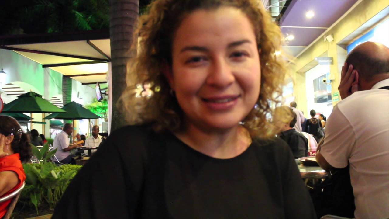 Mujer-Es Invitada Victoria Morales - YouTube