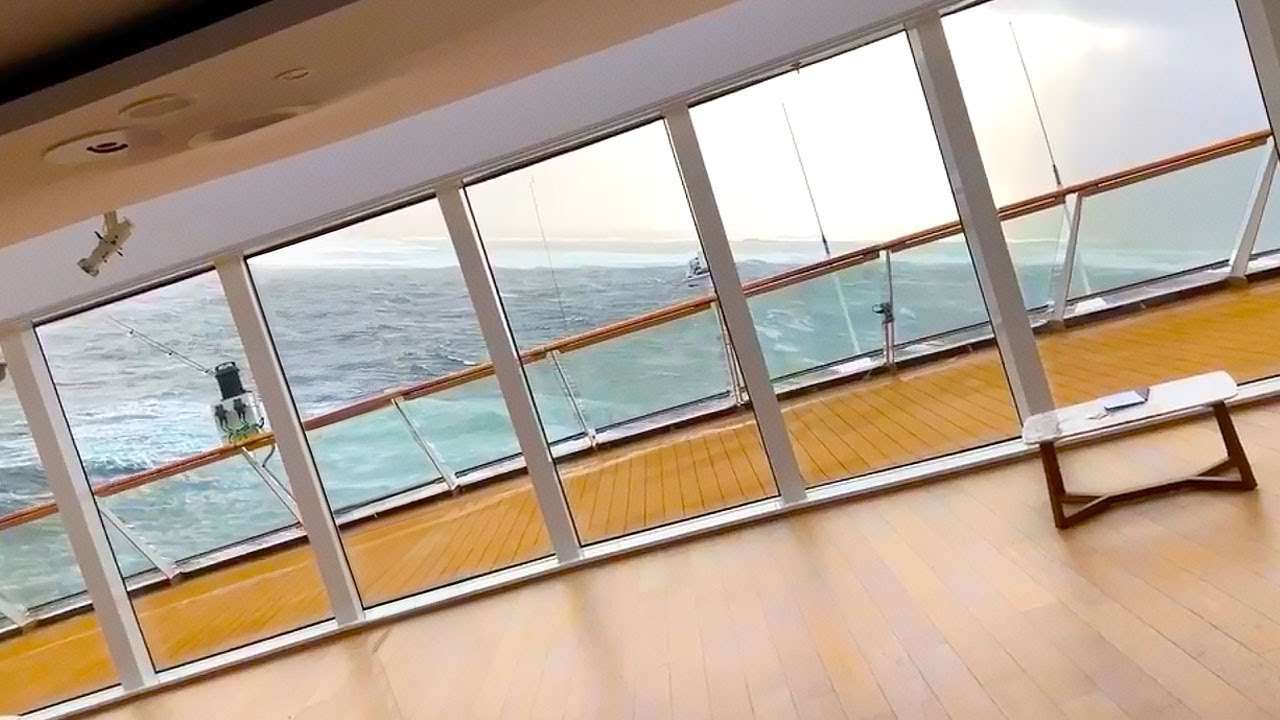 10 CRUISE SHIPS VS BIG WAVES - YouTube