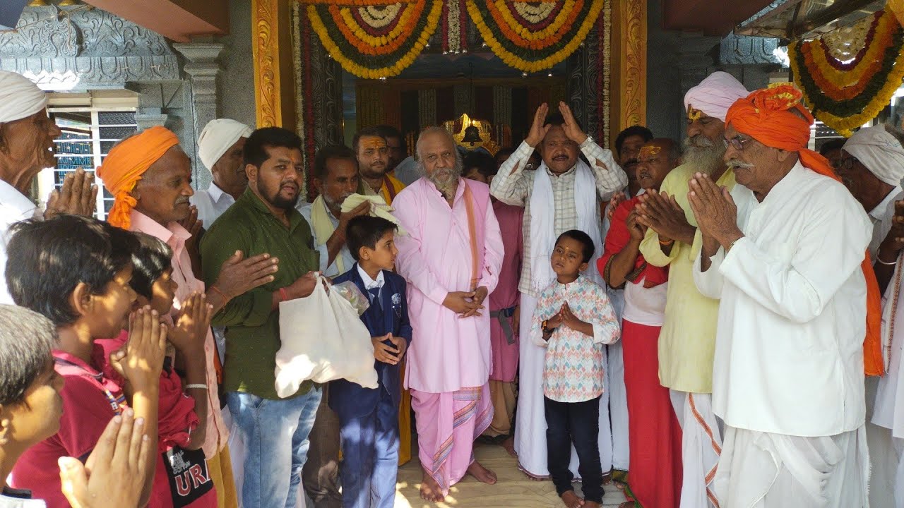 Sevalal Maharaj Ramrao Maharaj Blessings To Reporter Jadav Seenu Naik ...