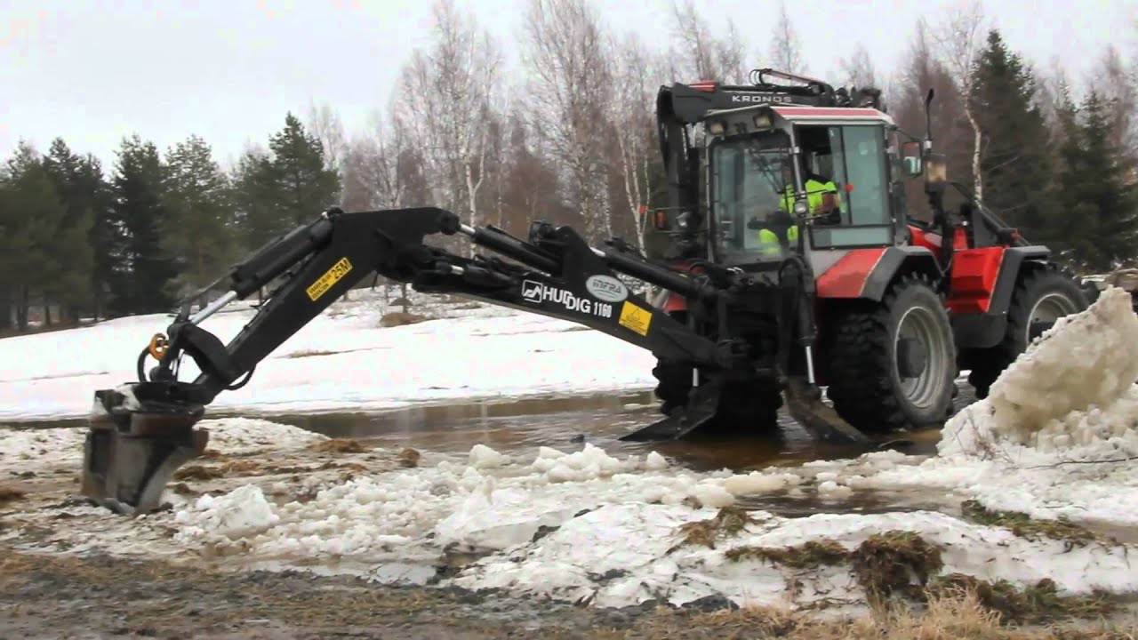 huddig digging ice - YouTube