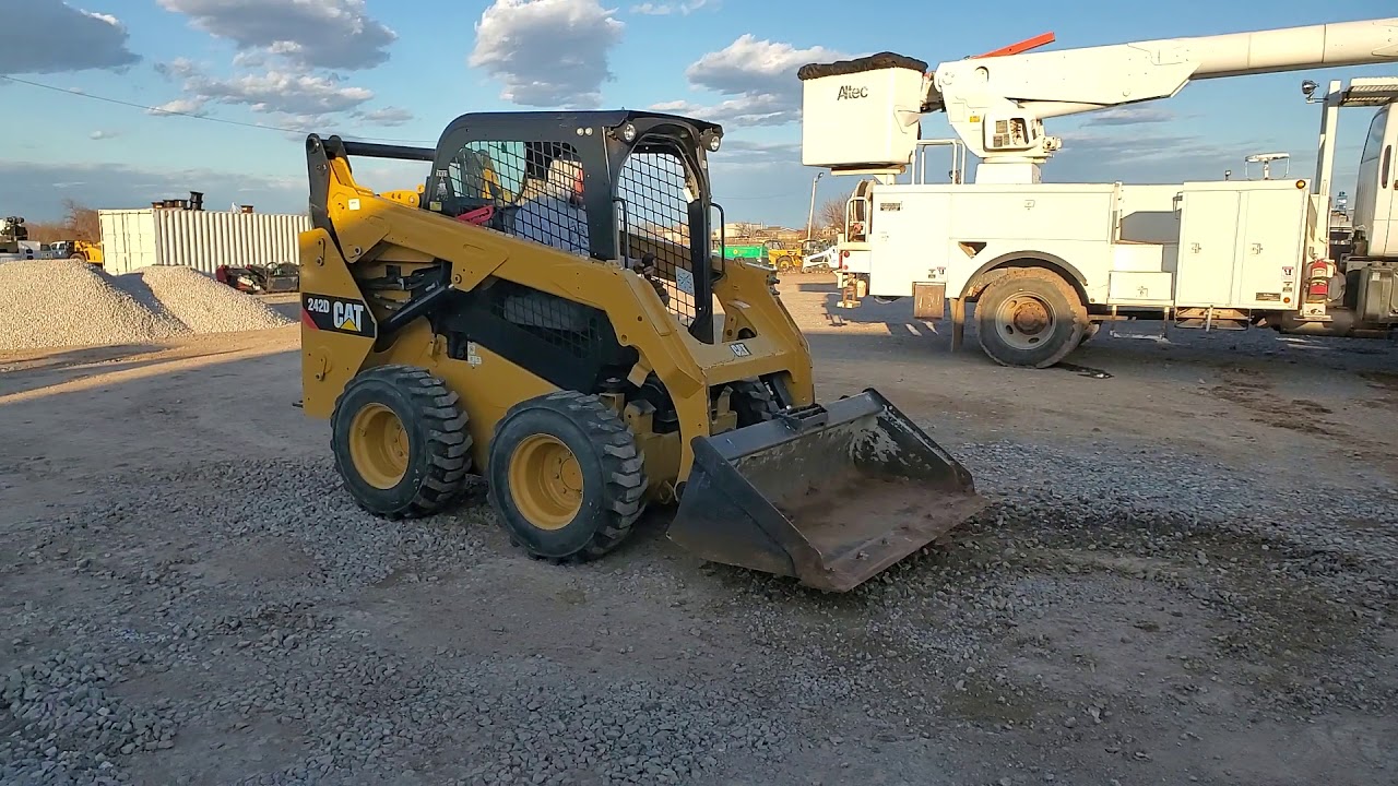 Caterpillar 242D skid steer wheel loader ser# 1180 - YouTube