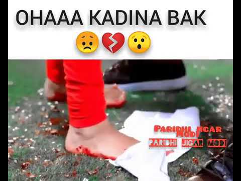 Hint kıliq_oha kadın ayakabisis kırık cam qarcasinin üzerine dans ediyor☹️