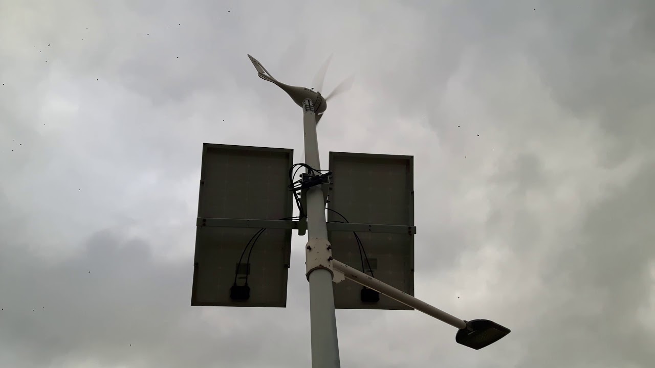 Wind turbine iSTA Breeze i500 400W (13.12.2017) - YouTube