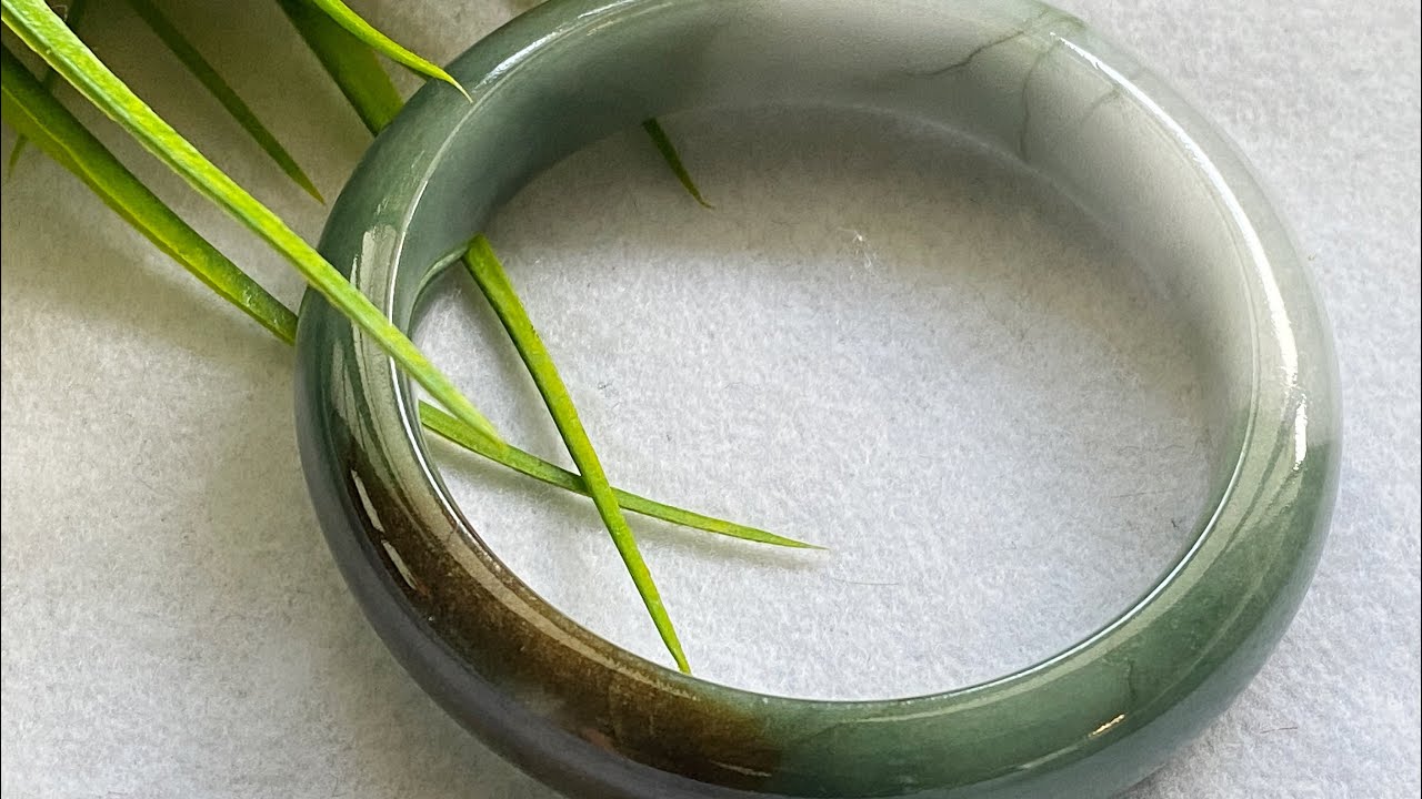 🟢 Fine Waxy Triple Coloured (Avocado Green + Autumn Brown + Pastel White) Bangle (DSR0620) - YouTube