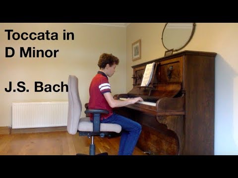 Piano #6: Toccata in D minor | J.S. Bach - YouTube