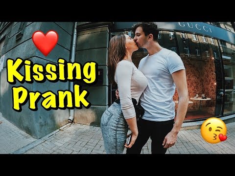 Kissing Prank: ПОЦЕЛУЙ С НЕЗНАКОМКОЙ | РАЗВОД НА ПОЦЕЛУЙ #34