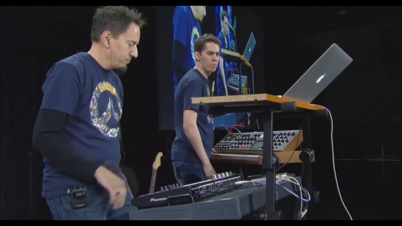 Derek Duke & Adam Burgess - Synaesthesia Auditiva Mashup (Live ...