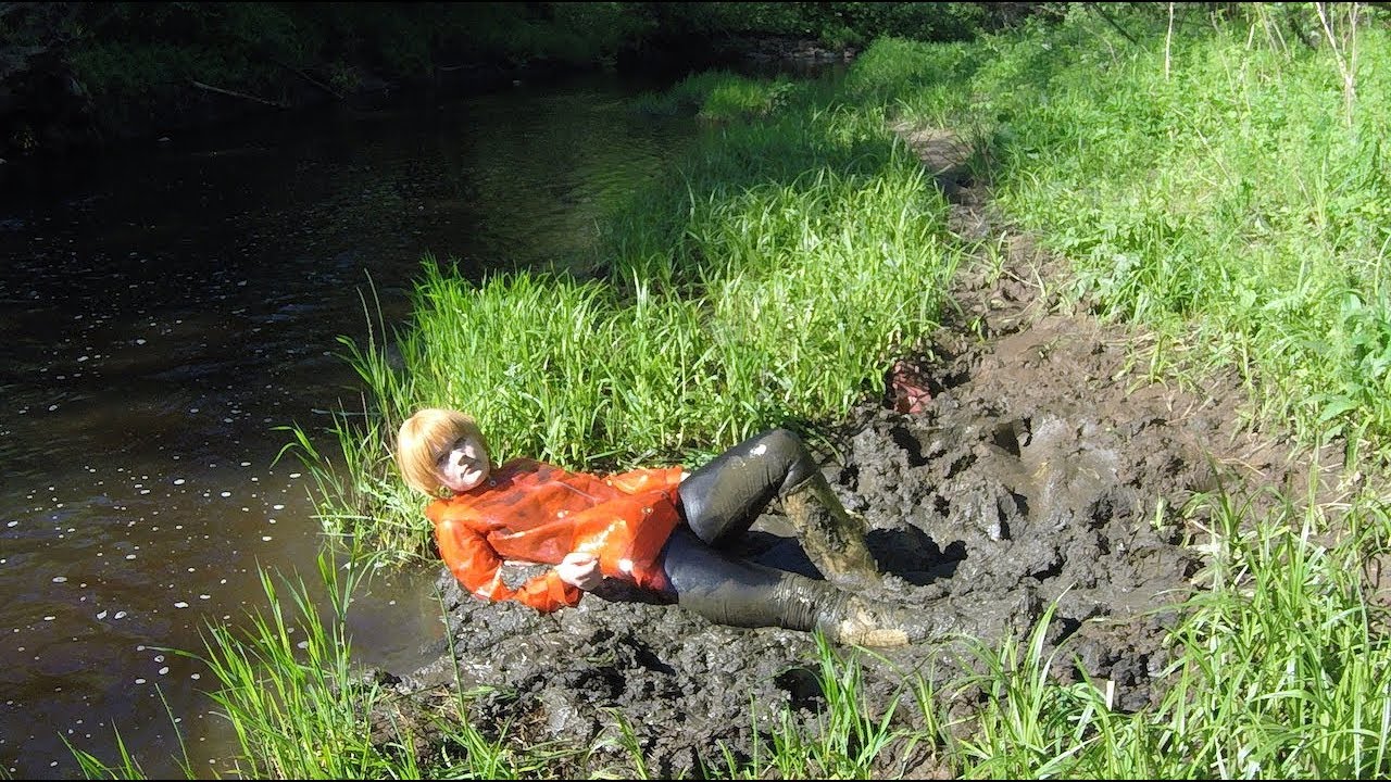 Muddy swimming in Hunters - YouTube