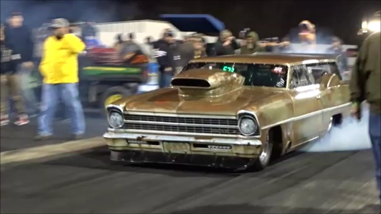 Street Outlaws Dominator vs SwampThing - YouTube