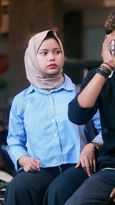 Kaget hpnya pindah tangan 🤭 #shortvideo #viralvideo #video #shorts #funny - YouTube