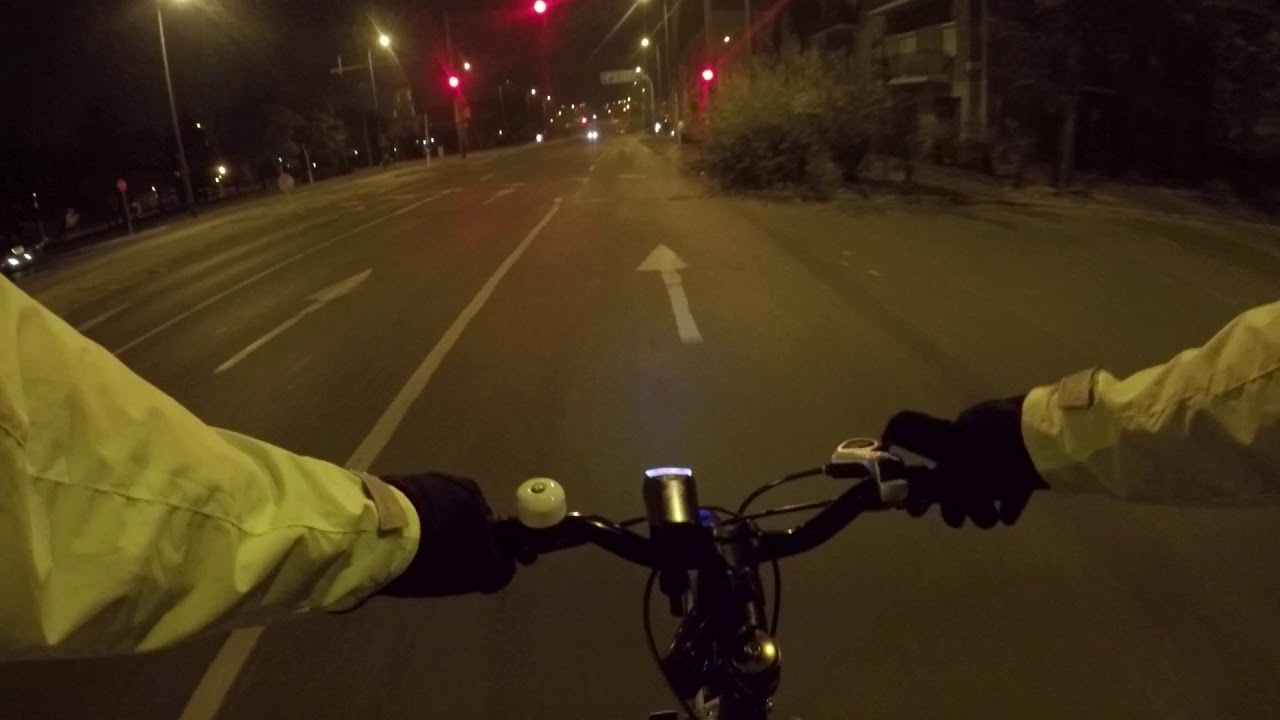 Budapest bicycle commute at night - YouTube