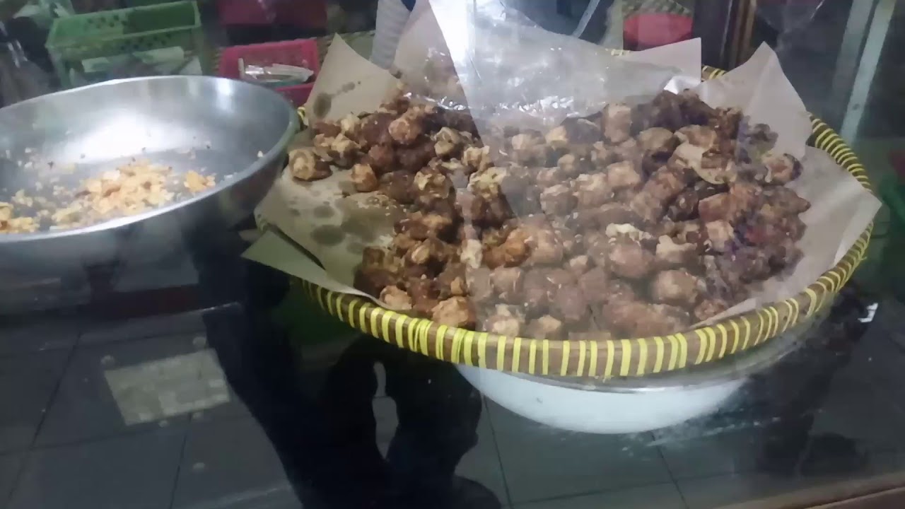 Gatot Tiwul Yu Tum, Jl Pramuka Wonosari Gunung Kidul, Yogyakarta - YouTube