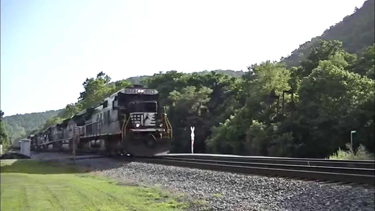 NS 38Q at Elliston, VA with 6 Motor Lashup - YouTube