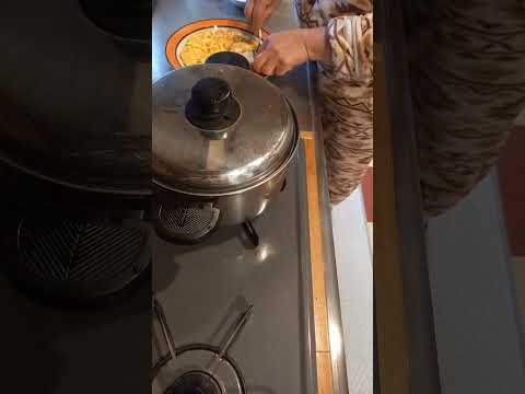 Cooking kimuchi nabe (spicy soup)#myownversion 
