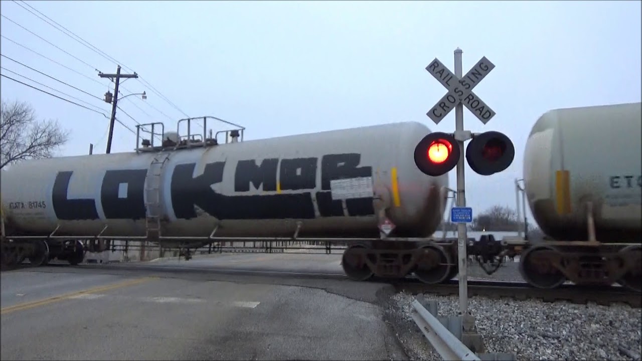 Quietdale Drive Railroad Crossing, Huntsville, AL - YouTube