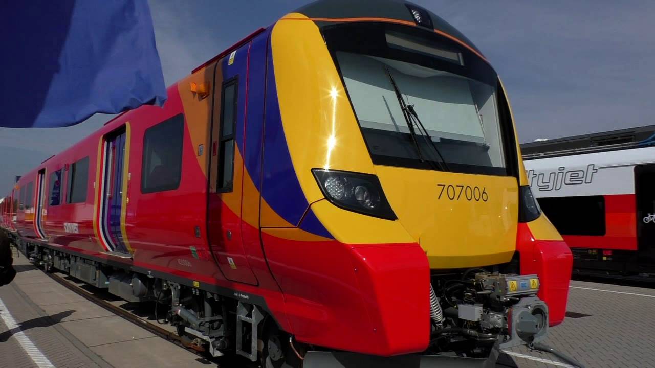 (HD) A brief look at brand new South West Trains Class 707, 707006 At ...