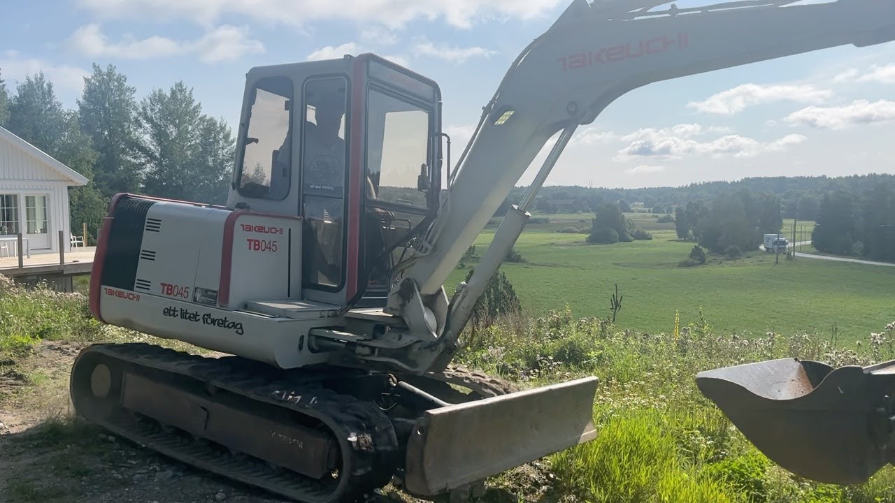 Köp Grävmaskin Takeuchi TB045 på Klaravik - YouTube
