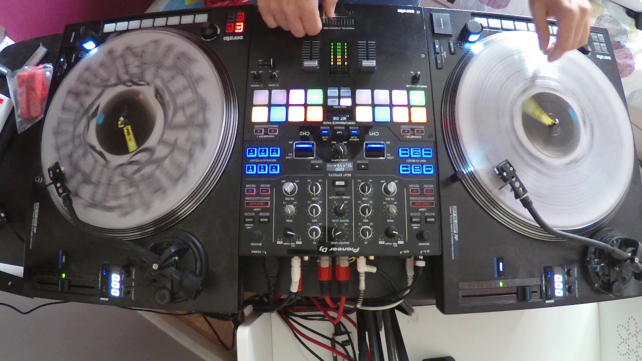 DJ Circle (Nottingham) 1 minute routine - YouTube