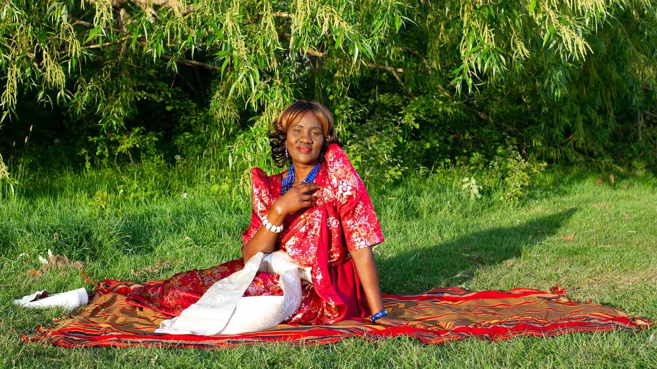 How To Sit With A Gomesi | Traditional Ugandan Outfit (African Clothing ...
