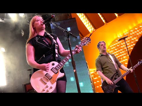 Roxy Gunn Project - You Shook Me All Night Long - YouTube