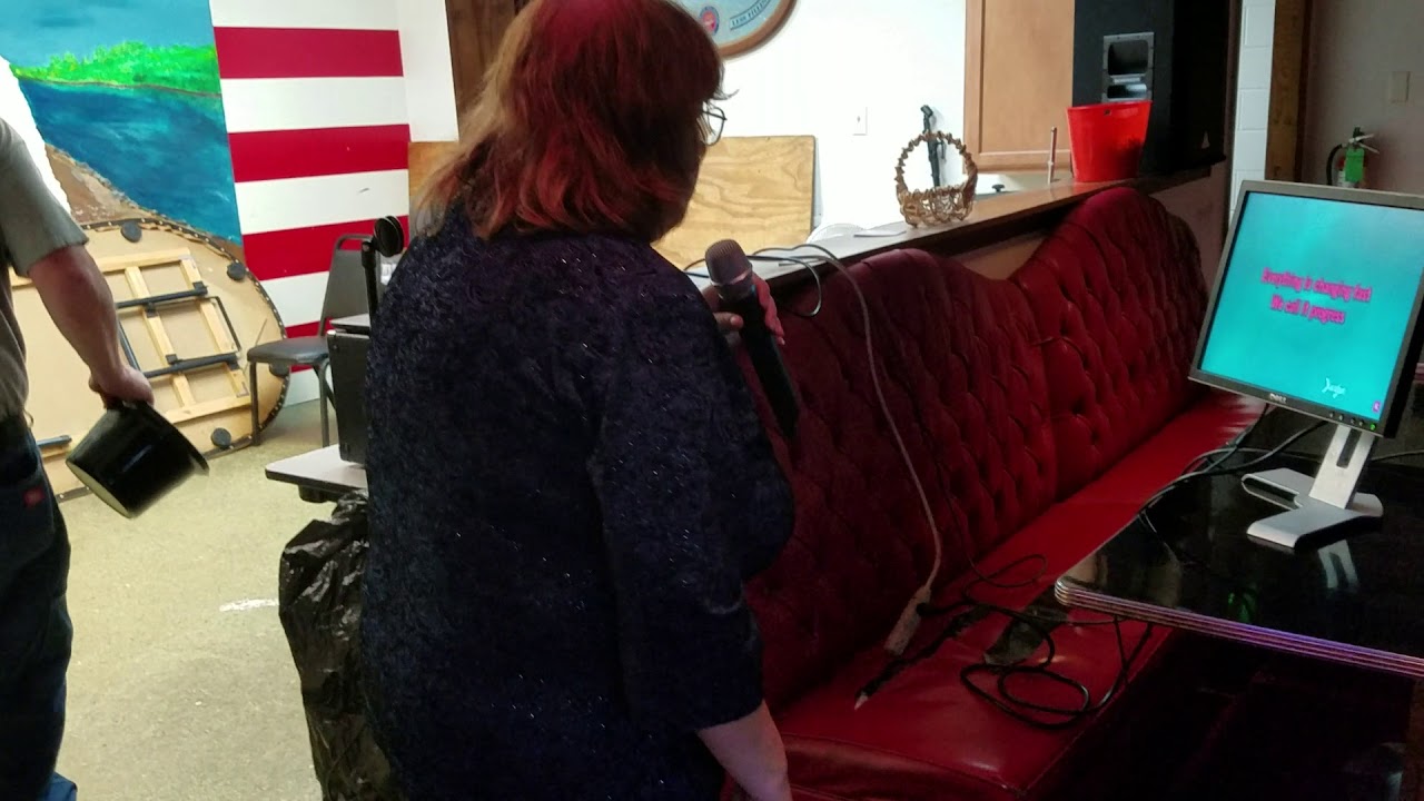 Joyce Shoup singing "GRANDPA " at the EAGLE'S. - YouTube