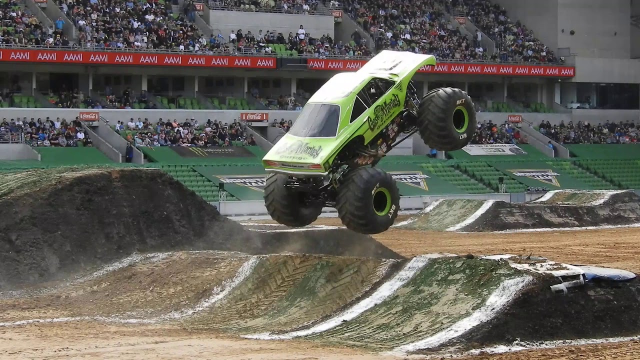 Monster Jam Melbourne 2019 Show 1 Gas Monkey Garage Two Wheel Skills ...