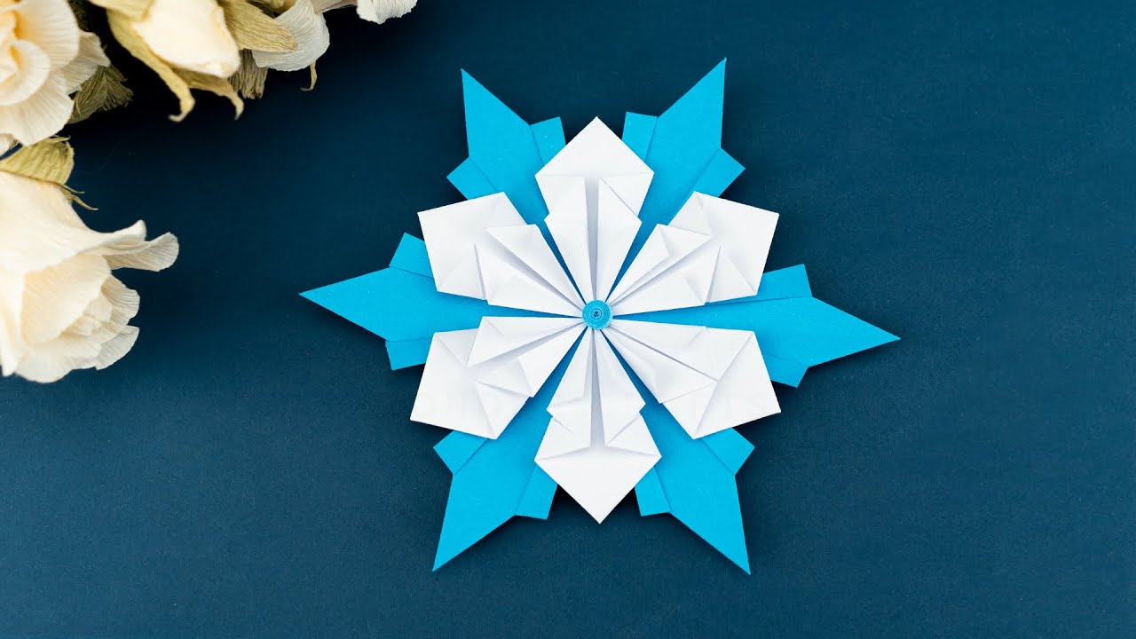 3D Snowflakes - How to make 3D snowflakes out of paper - Christmas ...