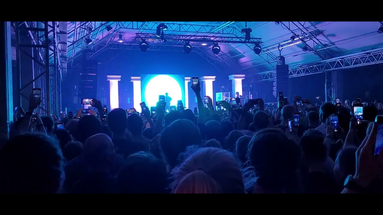 O'Bros - Intro / Understatement (Live @ Underrated Tour 2023 München) - YouTube