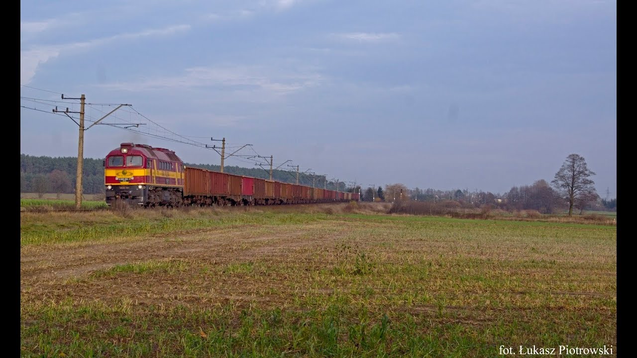 [Rail Polska] M62M-001 z węglarkami opuszcza stację Topola Osiedle ...