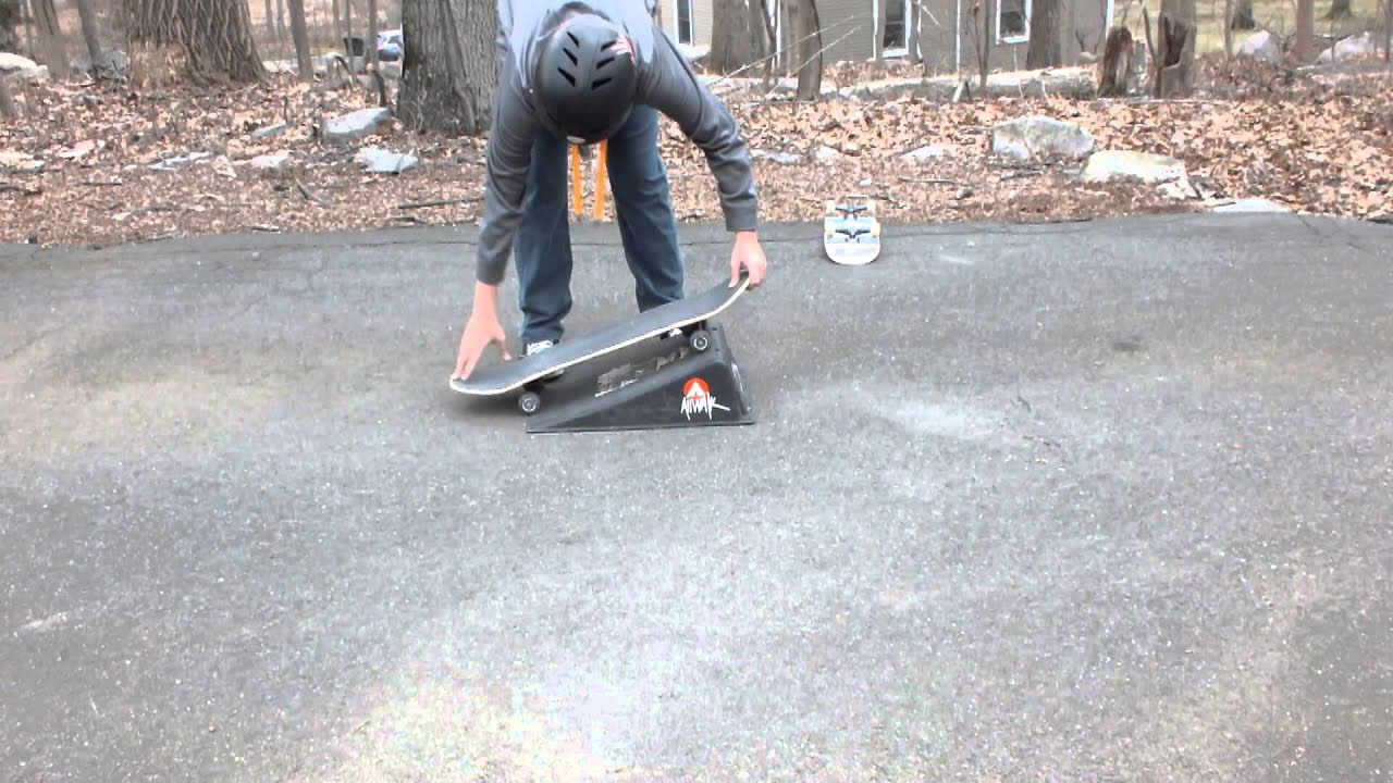 How To Air Off of a Kicker (Skateboarding) - YouTube