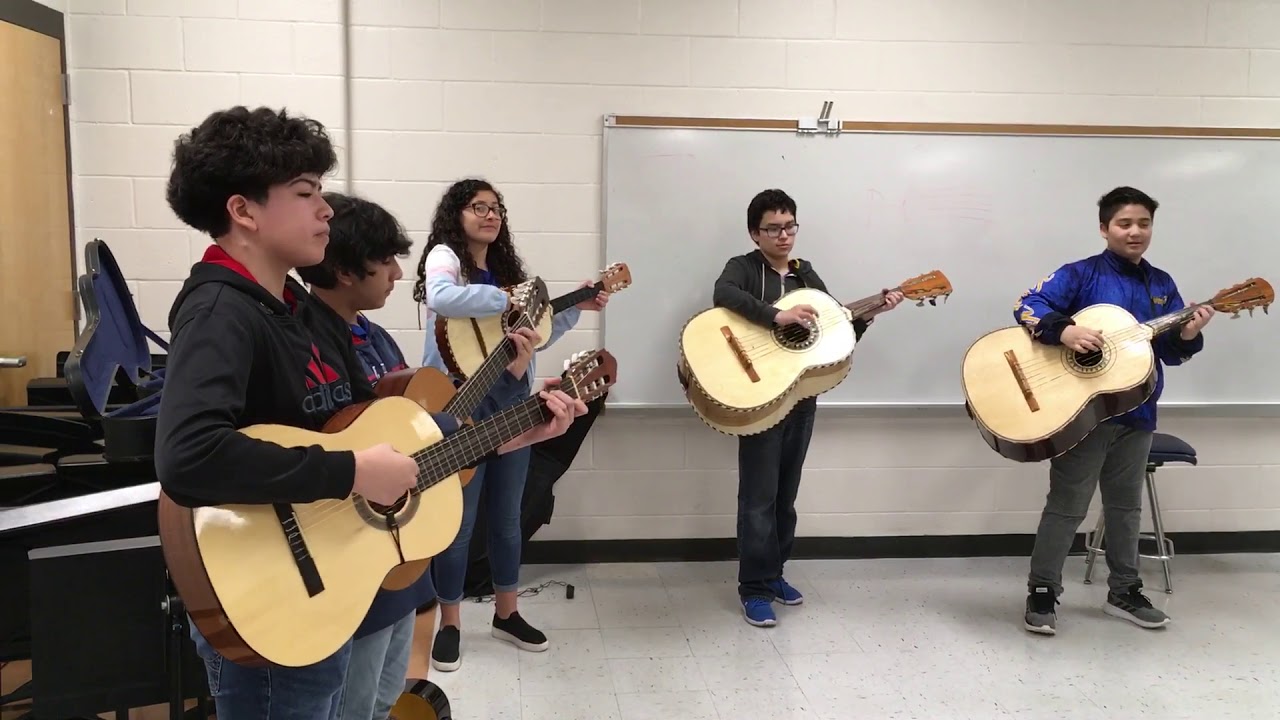 7th grade singing El Rey - YouTube
