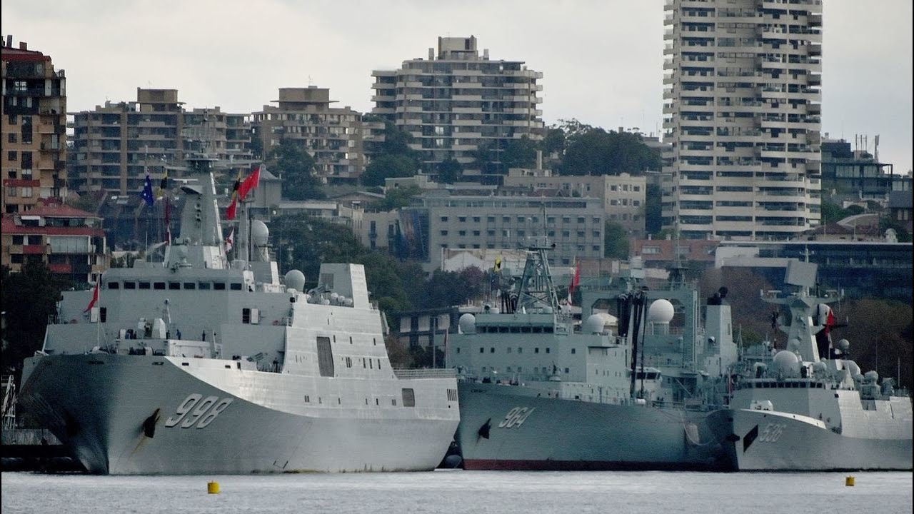 Chinese warships dock in Sydney - YouTube