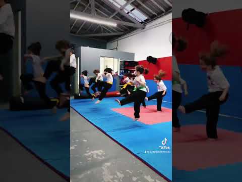 Chute voador, Kung Fu infantil 4 a 8 anos - YouTube