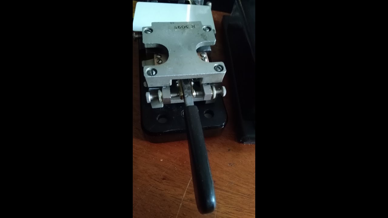 SidesWiper morse code key (homebrew). - YouTube
