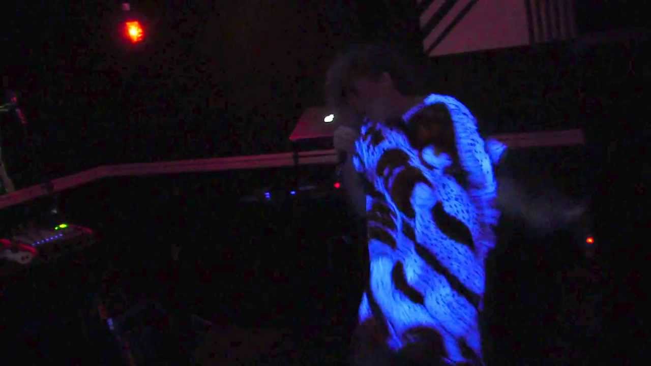 WHICH MAGIC (Performing as GLITTORIS): Live @ Club K, 10/17/2013, (Part ...