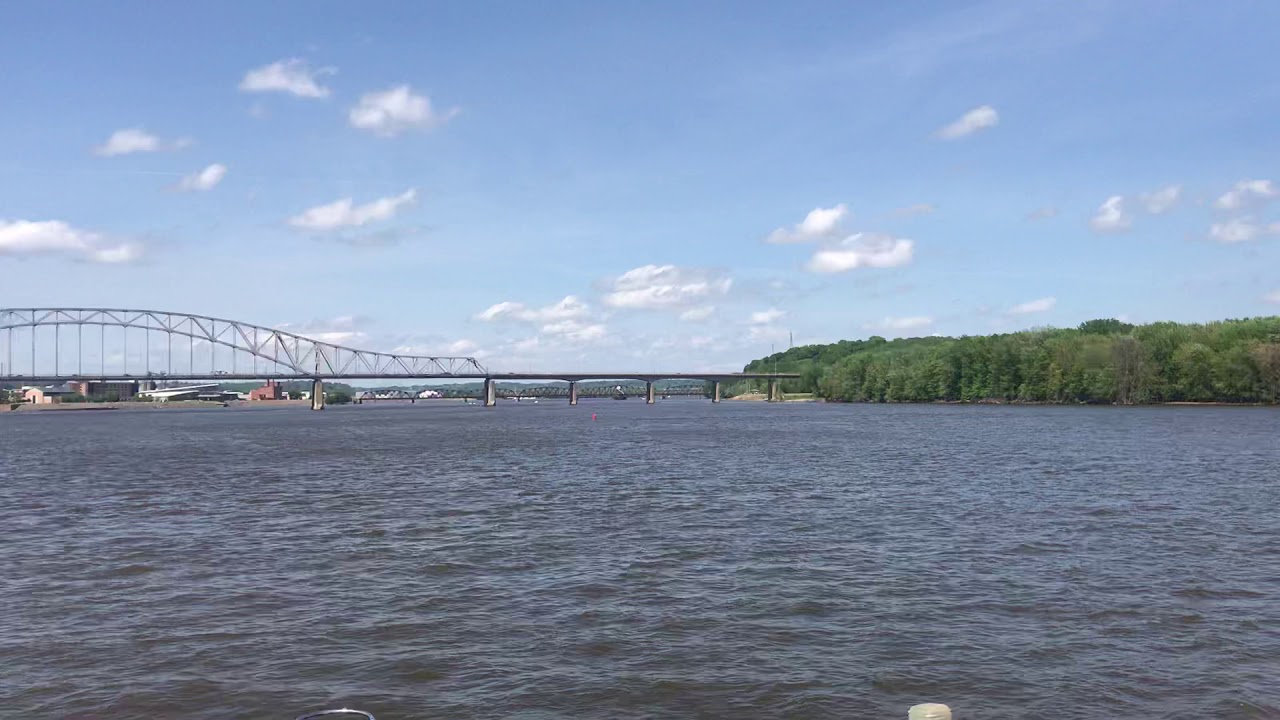 Dubuque IA along Mississippi River - YouTube