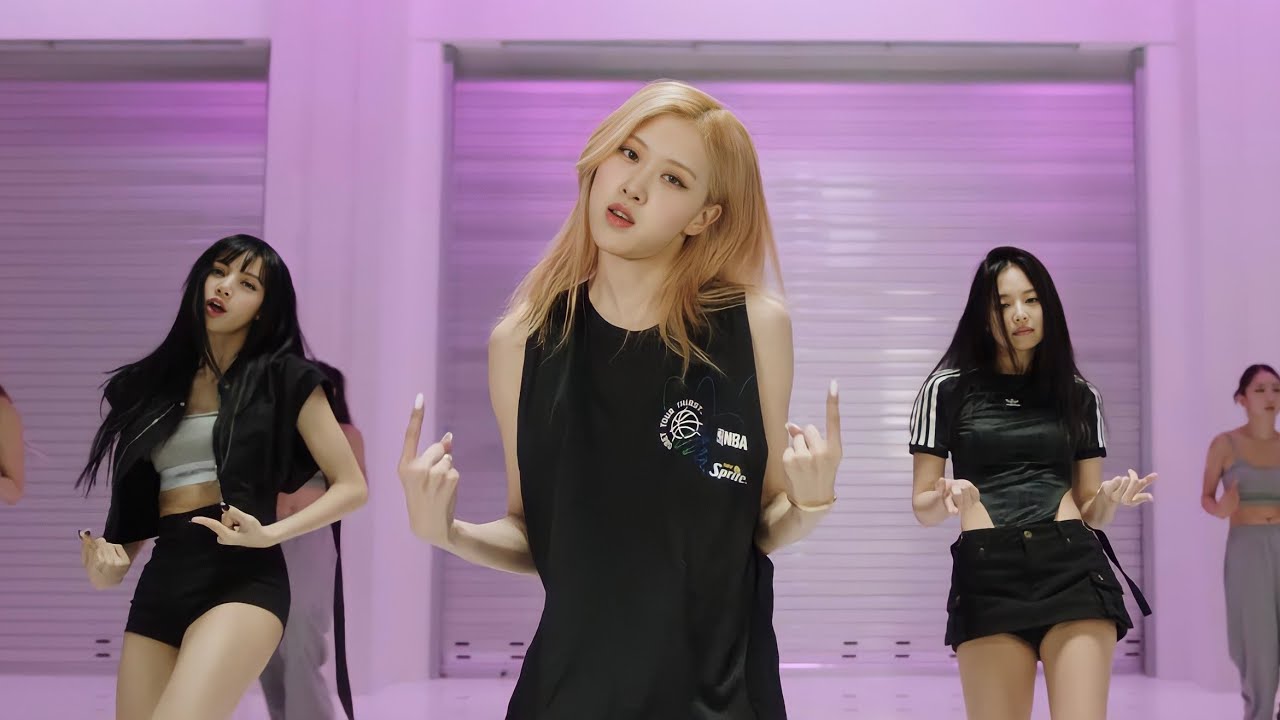 (ROSÉ FANCAM FOCUS) BLACKPINK - 'SHUT DOWN' DANCE PERFORMANCE - YouTube