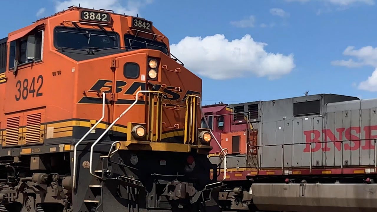 Mixed Bag of Locomotives Become Head-End Power for Eastbound Intermodal ...