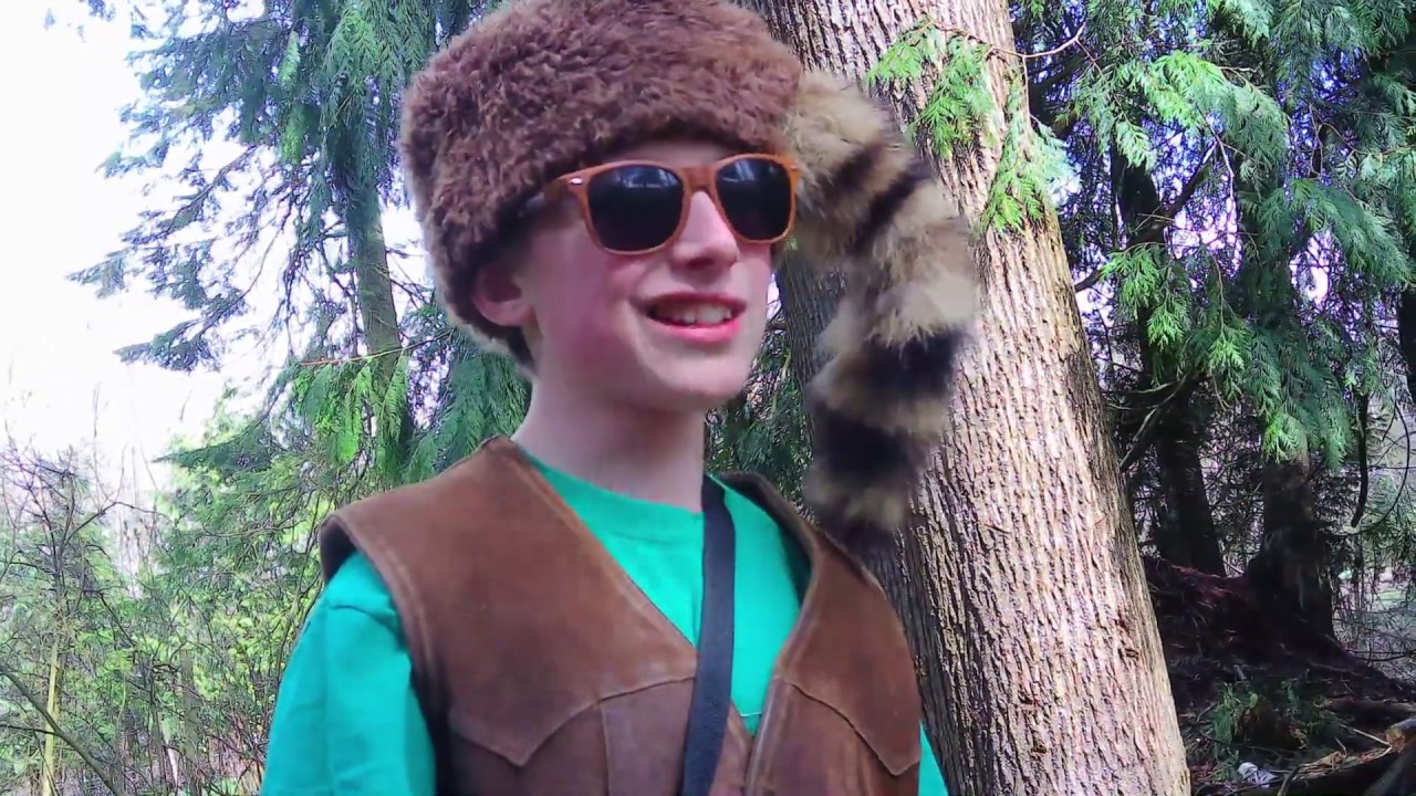 spam the explorer tries to find a squirrel - YouTube